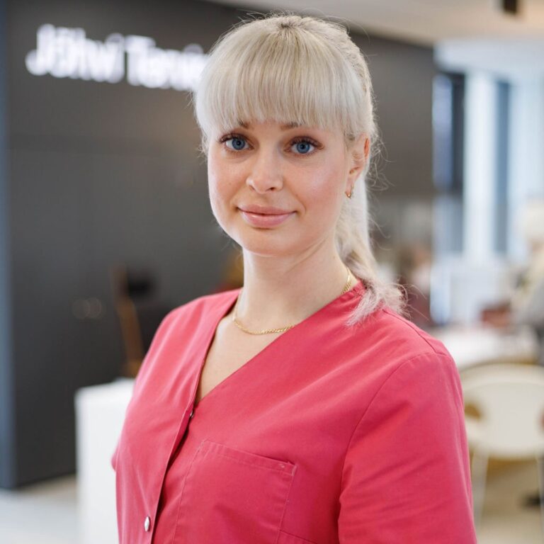 Meie spetsialistid | Corrigo Hambaravi